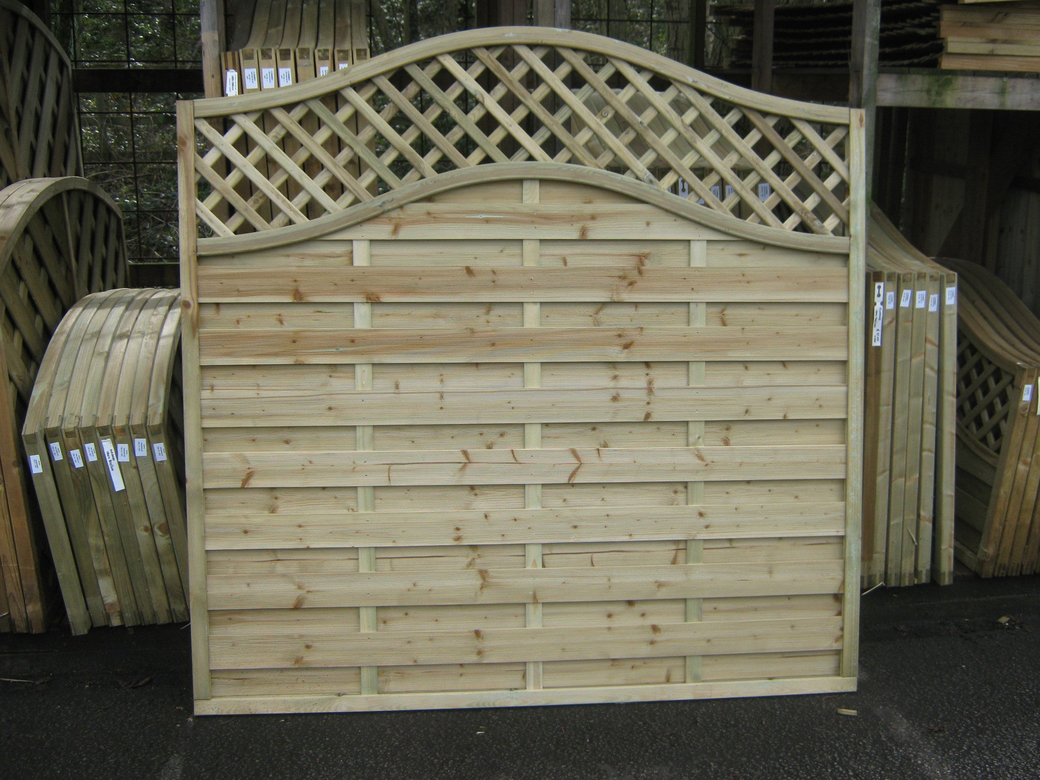 Florence Prague fence panel – Garden Build